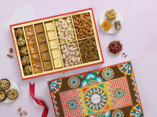 Anand Sweets Anand's Assorted Sweets Gift Box | The Bhosphorus Gift Bo ...