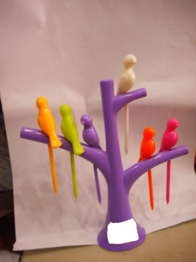 Buy online Plastic Birds on a tree at lowest price – PUSHMYCART