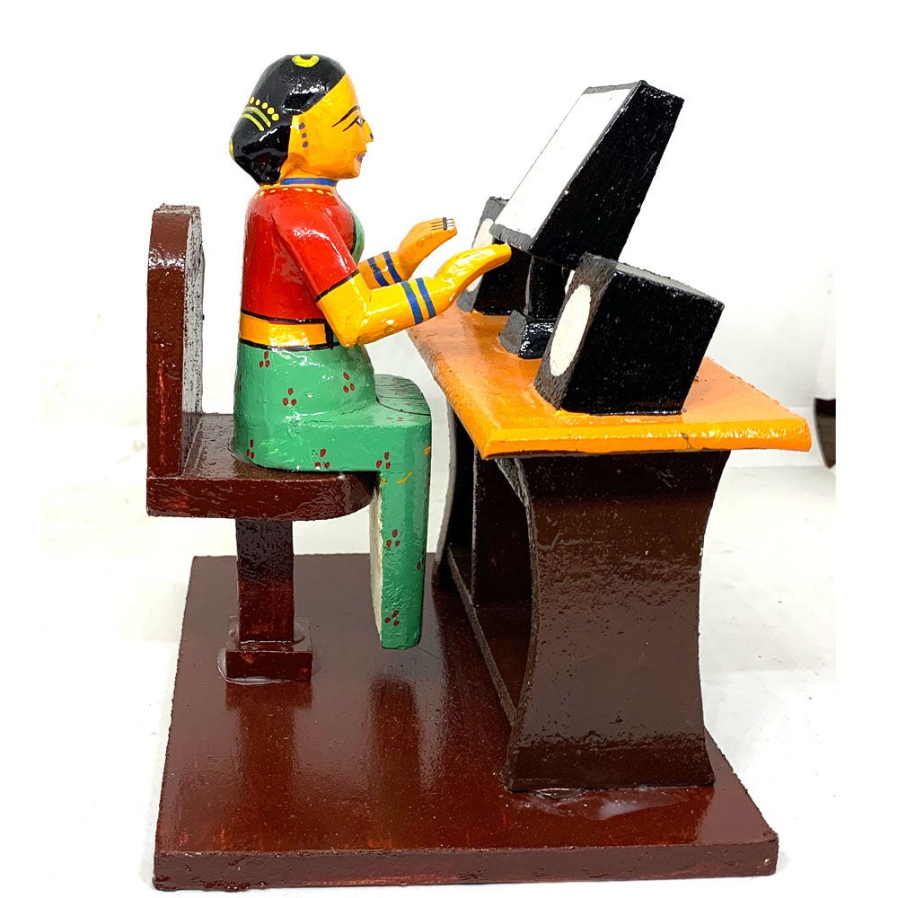 Computer Lady Kondapalli bommalu – PUSHMYCART